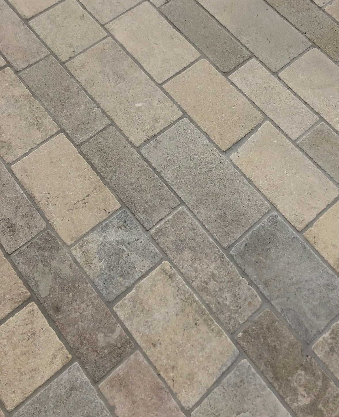 Mirabeau Tumbled Pavers – Exquisite Surfaces